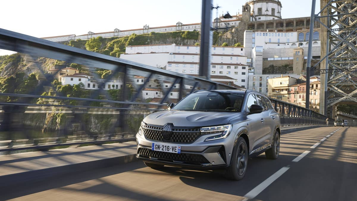 Nouveau Renault Espace hybride 200 ch : nos chiffres étonnants sur le ...