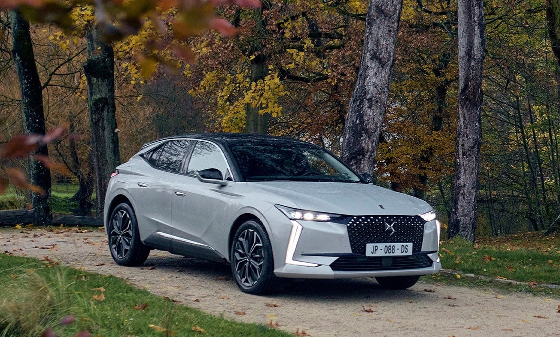 Les DS 3 et DS 4 s’offrent un nouveau moteur hybride : voici les prix ...