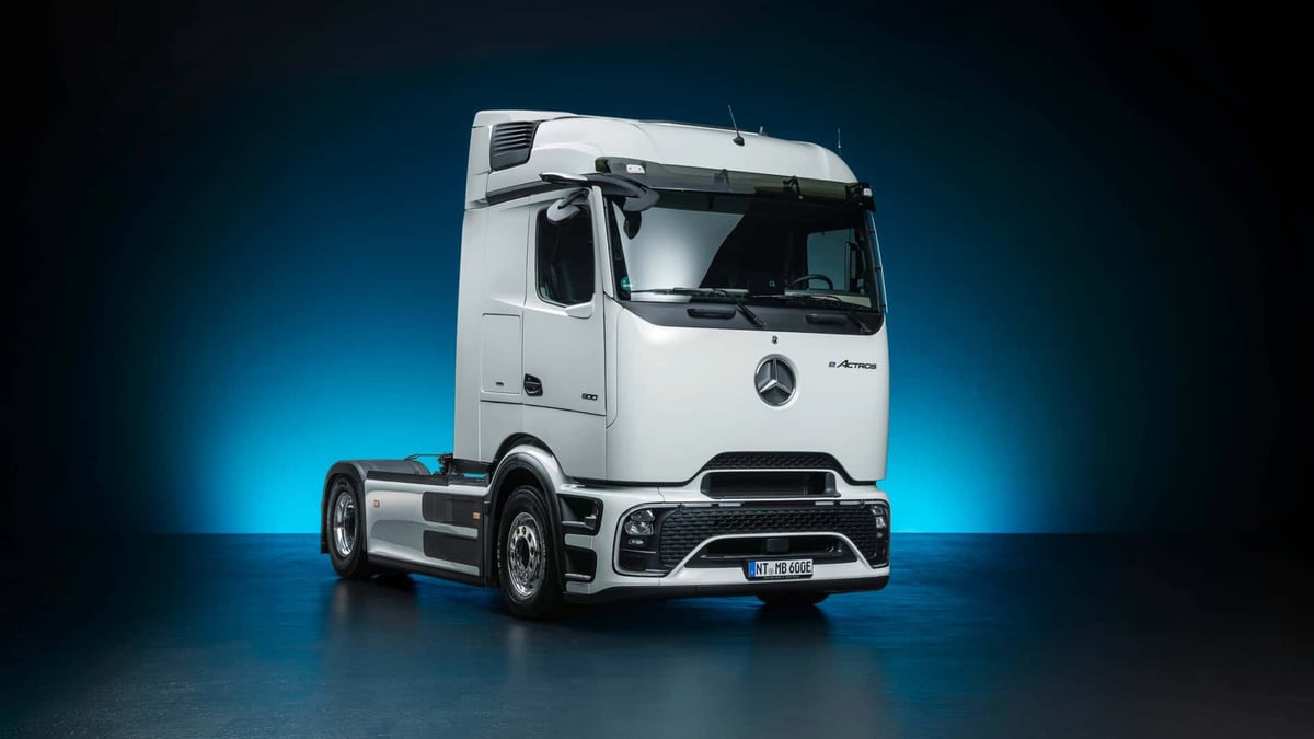 Mercedes présente son premier camion 100 % électrique : que vaut-il ...