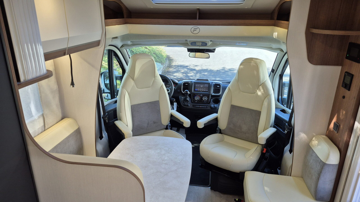 Un camping-car 100 % français hyper compact et haut de gamme : moteur ...
