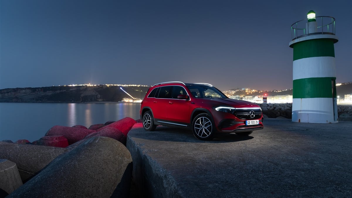 Mercedes EQB : les photos du SUV électrique 7 places au Portugal - L ...