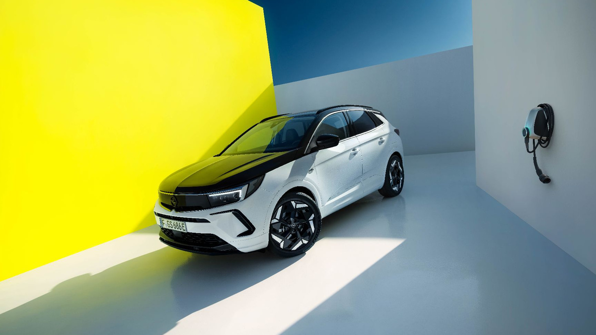 Opel Grandland GSe : le SUV hybride passe à 300 ch - L'Automobile Magazine