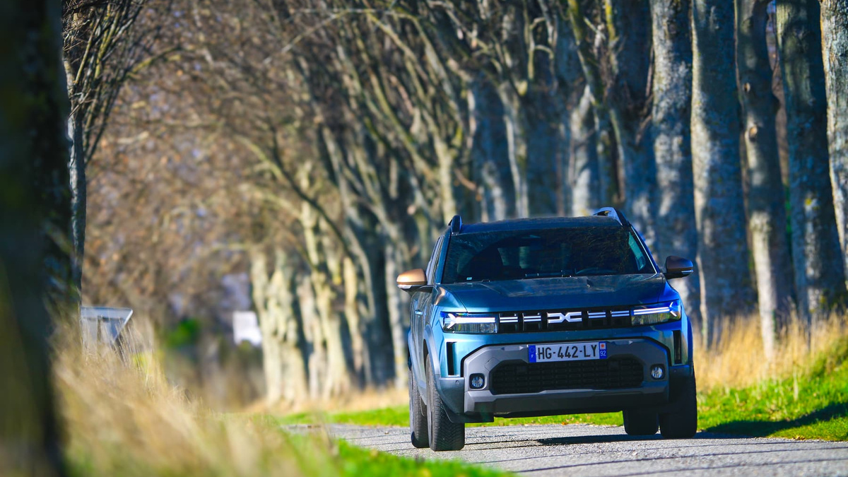 Essais Dacia Duster III 1.8 hybrid 155ch - Pneus été (2025) - L ...