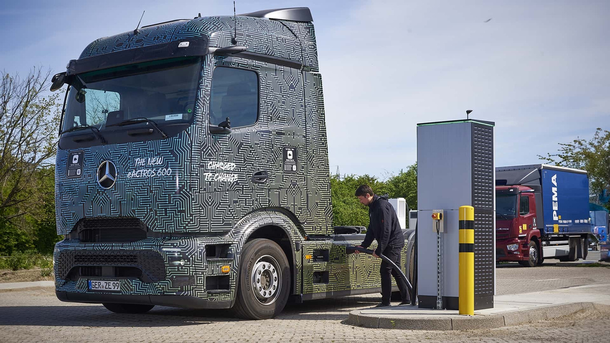 Le succès des poids lourds électriques en France sous perfusion de ...