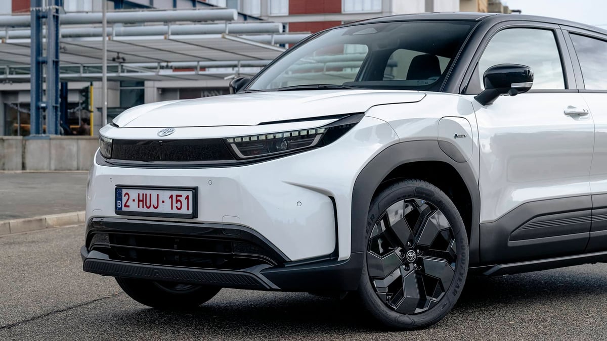 Vendu partout à côté de la France, ce petit SUV électrique Toyota ne va ...