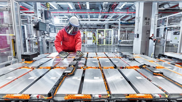 Combien coûte la batterie d'une voiture électrique ? - L'Automobile ...