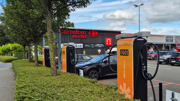 Intermarché, Netto, Bricomarché… 3 000 bornes de recharge bientôt ...