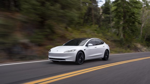 Prix Tesla Model 3 Standard : la berline électrique la plus abordable ...