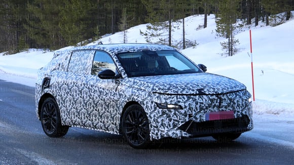 Premières images de la Lancia Gamma : plus de doute, il s’agit bien d ...