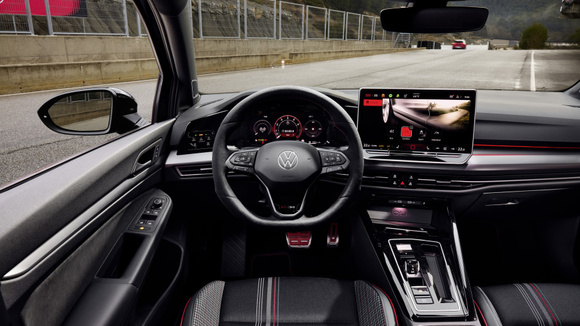 Essais Volkswagen Golf GTI Edition 50 (2026) - L'Automobile Magazine