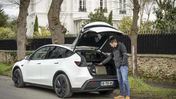 Marre de votre Tesla ? Foncez d'abord chez Renault - L'Automobile Magazine