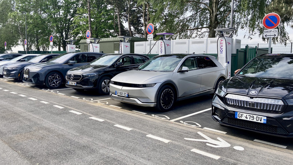 Prix de la recharge rapide : combien coûte réellement le plein d’une ...