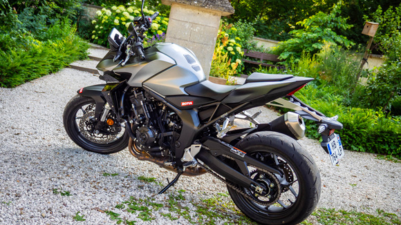 Essai Honda Hornet : 152 ch pour 10 500 €, le meilleur rapport prix ...