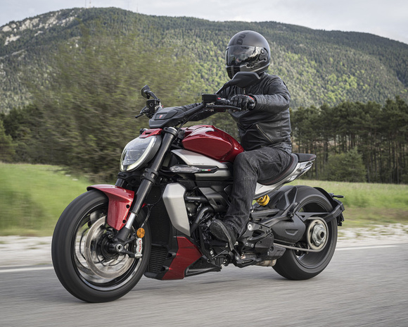 Essai Ducati XDiavel V4 2025 : le Power Cruiser interdit aux timides ...