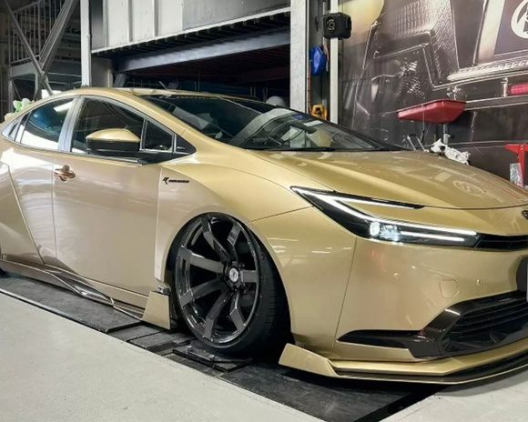 Une Toyota Prius dévergondée au salon de Tokyo - L'Automobile Magazine