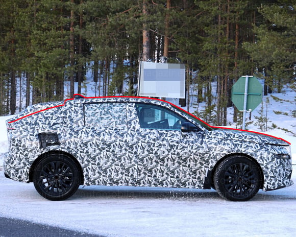 Premières images de la Lancia Gamma : plus de doute, il s’agit bien d ...