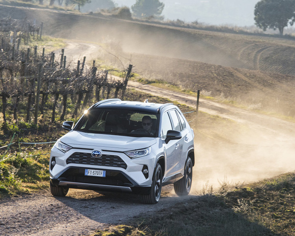 Essai Toyota Rav4 : recette maîtrisée - L'Automobile Magazine